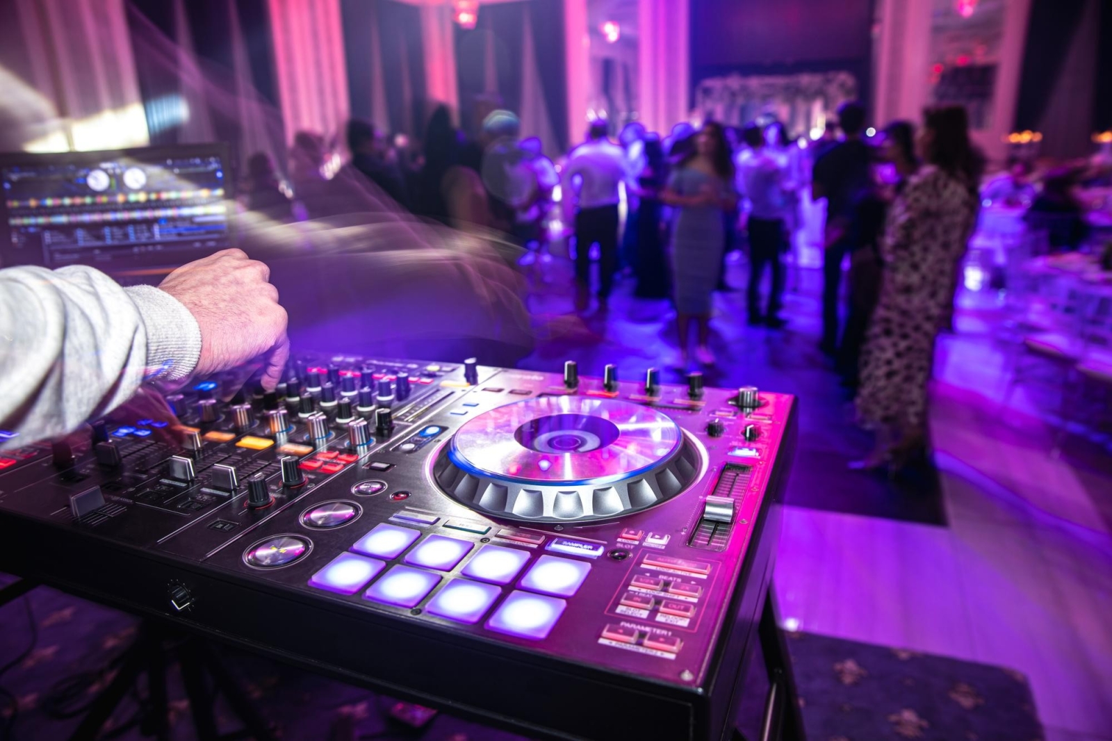 Abiball DJ für gute Stimmung auf der Tanzfläche
